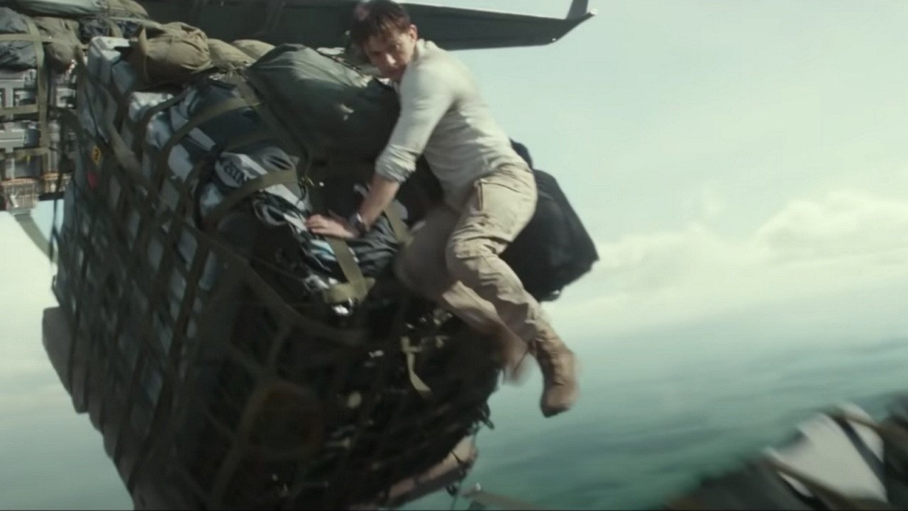 Δείτε ολόκληρη τη σκηνή μάχης στο αεροπλάνο από την ταινία Uncharted ...